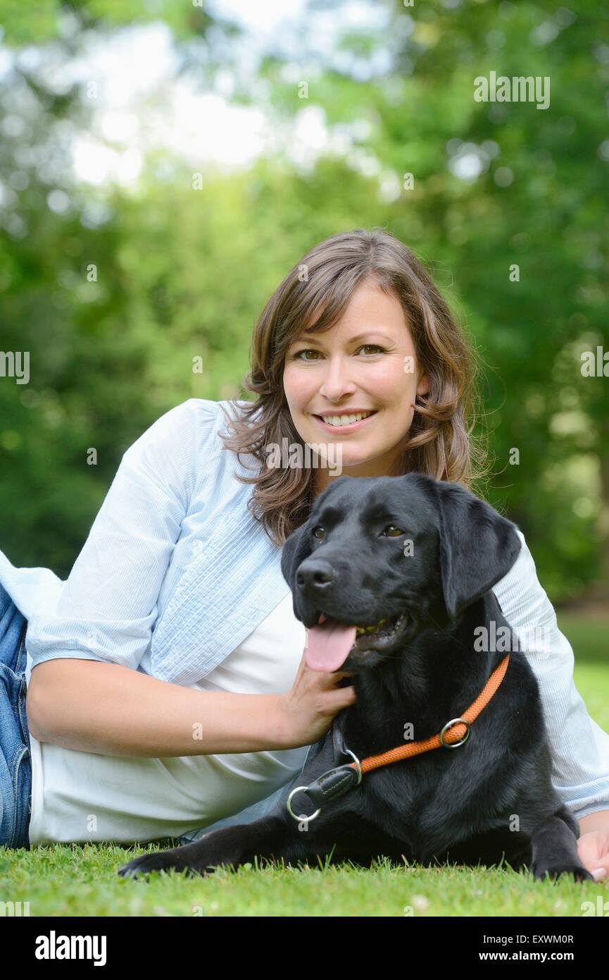 Female black labrador hi-res stock photography and images - Alamy