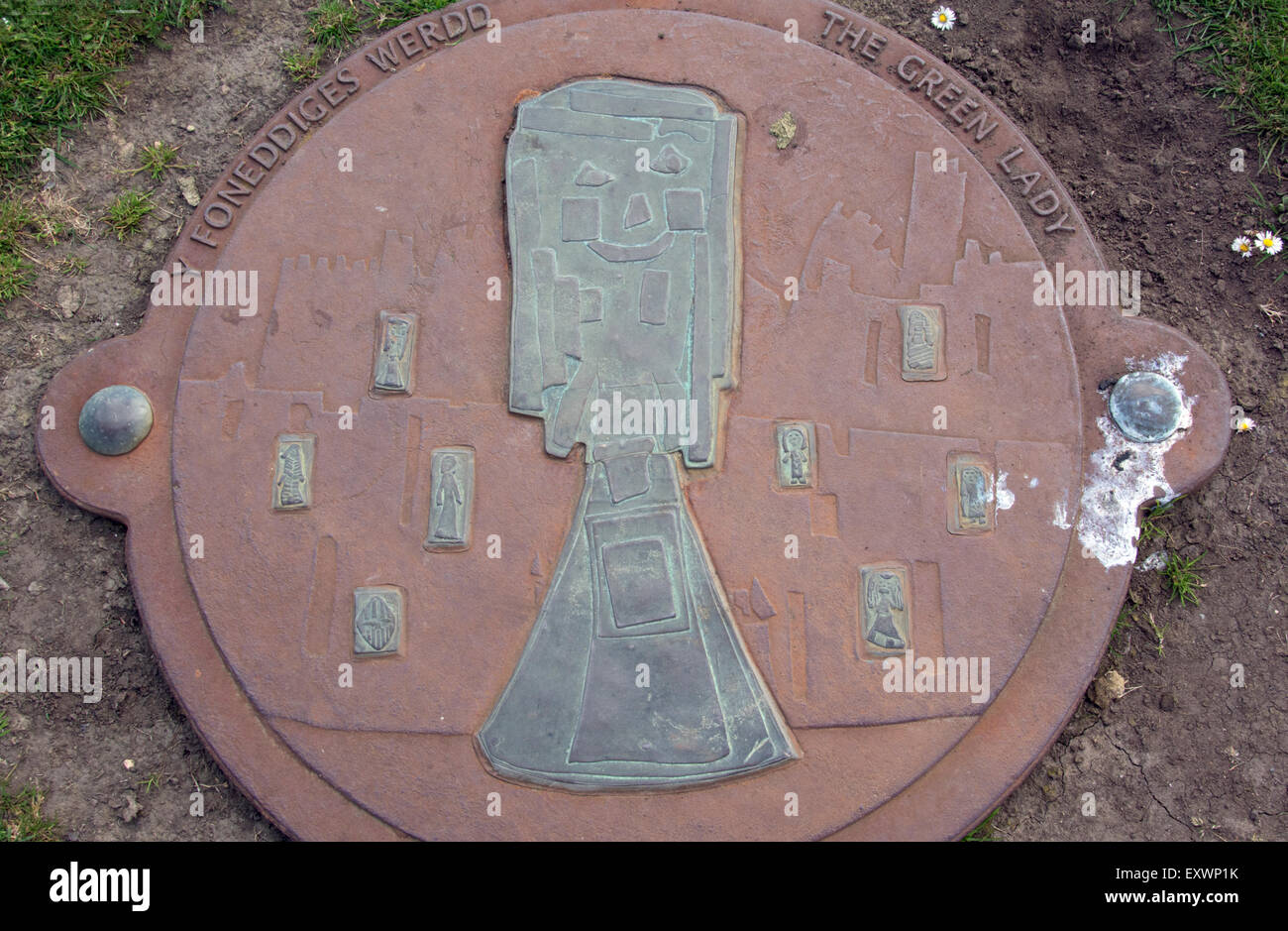 Green manhole hi-res stock photography and images - Alamy