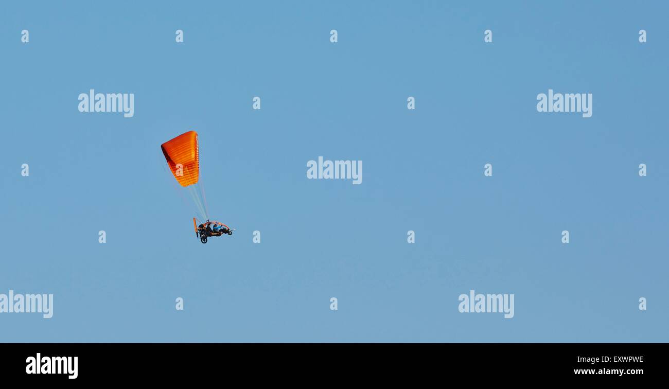 Trike with paramotor hi-res stock photography and images - Alamy