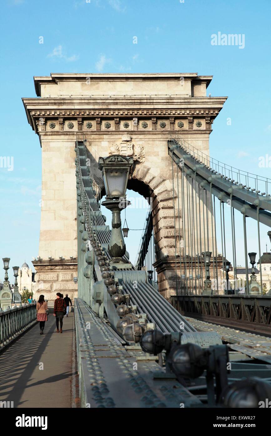 Chain bridge budapest hi-res stock photography and images - Alamy