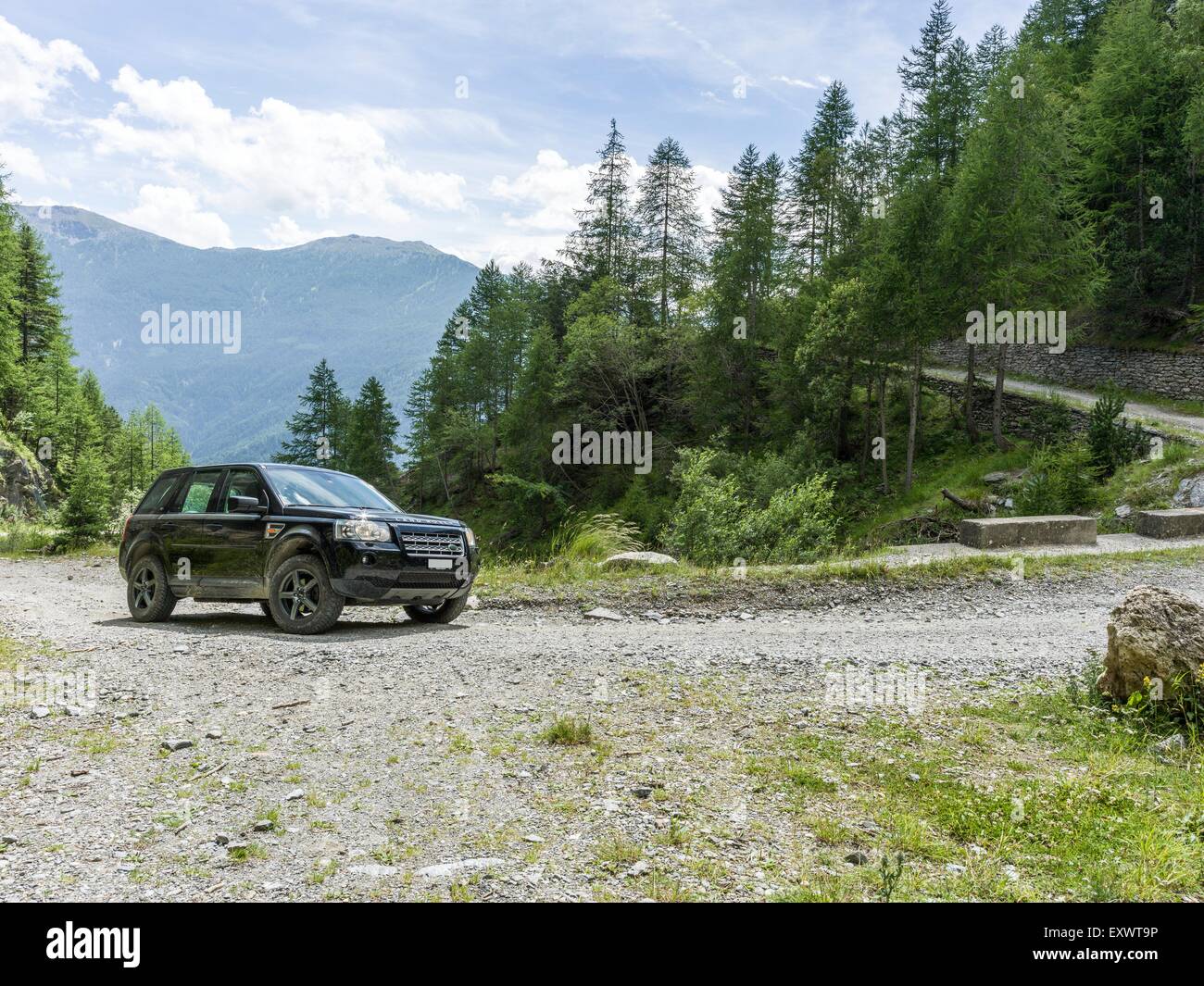 Off-road vehicle, Monte Jafferau, Cottian Alps, West Alps, Piemont ...
