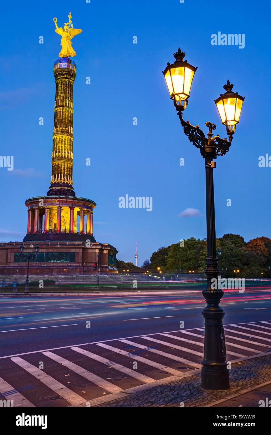 Illuminated victory column hi-res stock photography and images - Alamy