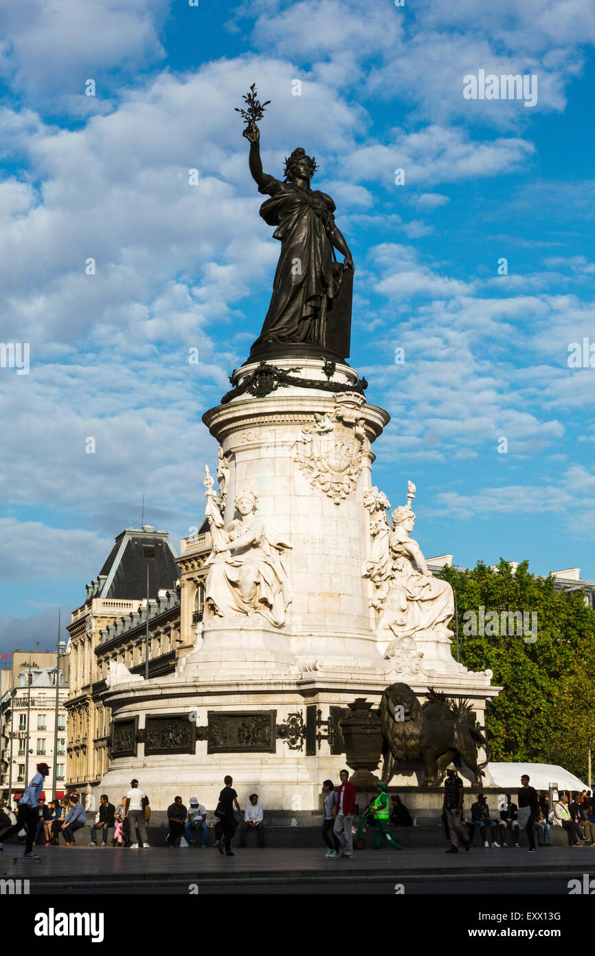 Place de la republique paris hi-res stock photography and images - Alamy