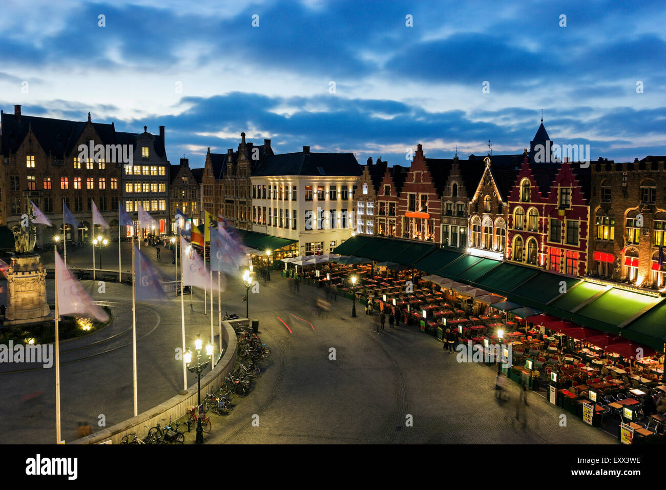 Town square plaza piazzas hi-res stock photography and images - Alamy
