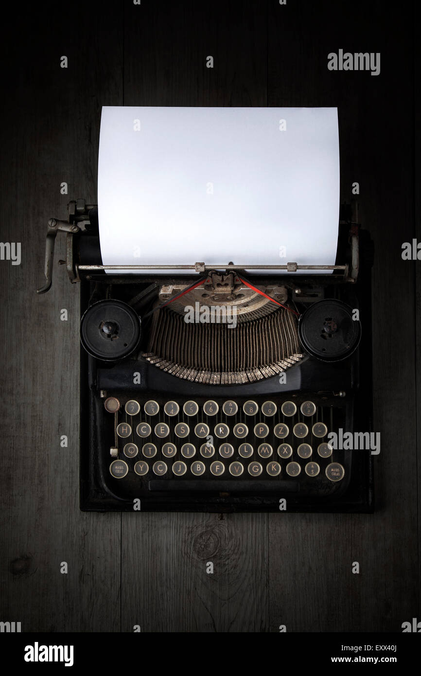 Ernest hemingway typewriter hi-res stock photography and images - Alamy