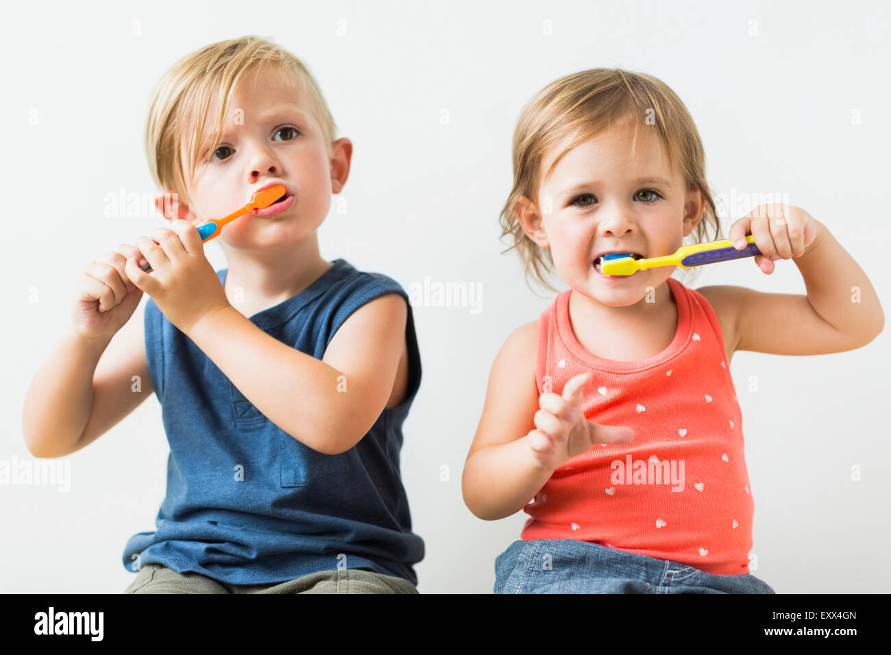 Girl brushing teeth hi-res stock photography and images - Alamy