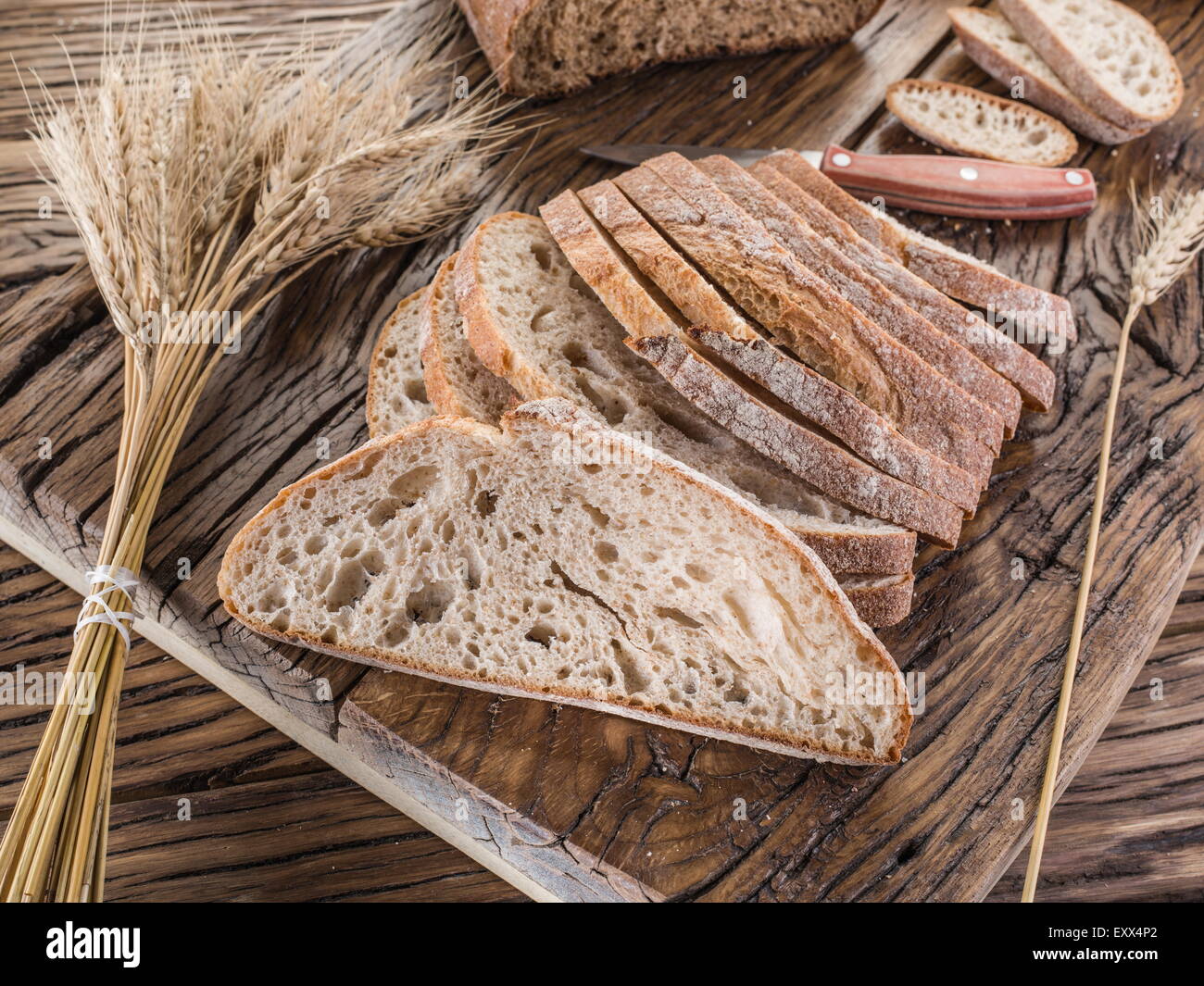 Black bread hi-res stock photography and images - Alamy