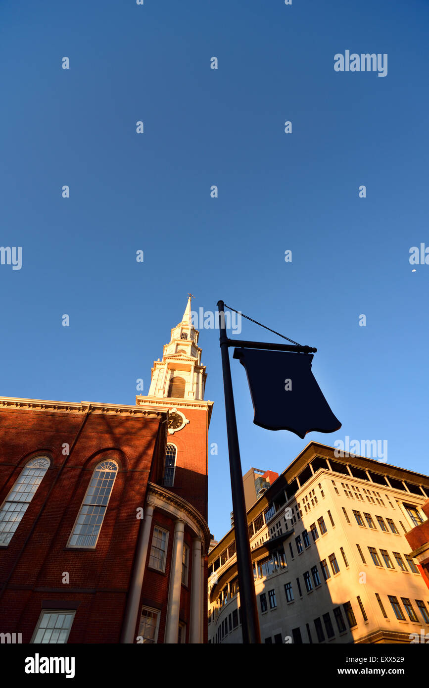 Christian place of worship urban street scene hi-res stock photography ...