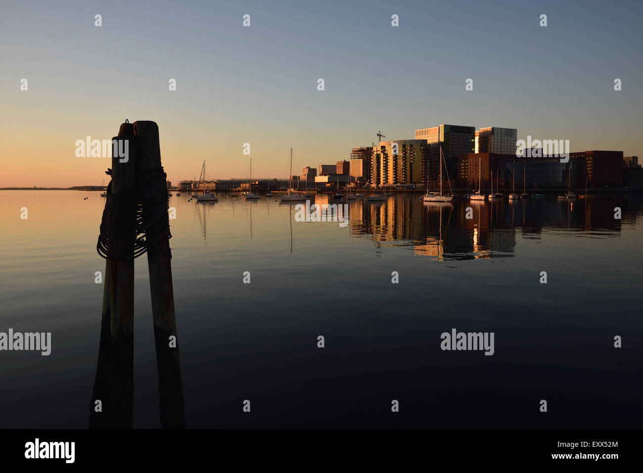 Fan Pier waterfront at sunrise Stock Photo - Alamy