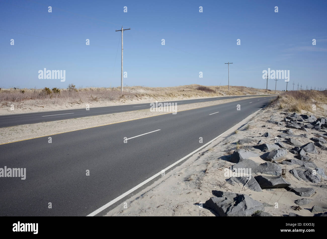 Highway empty roads hi-res stock photography and images - Alamy