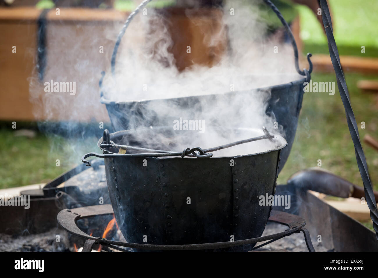Medieval camp fire hi-res stock photography and images - Alamy