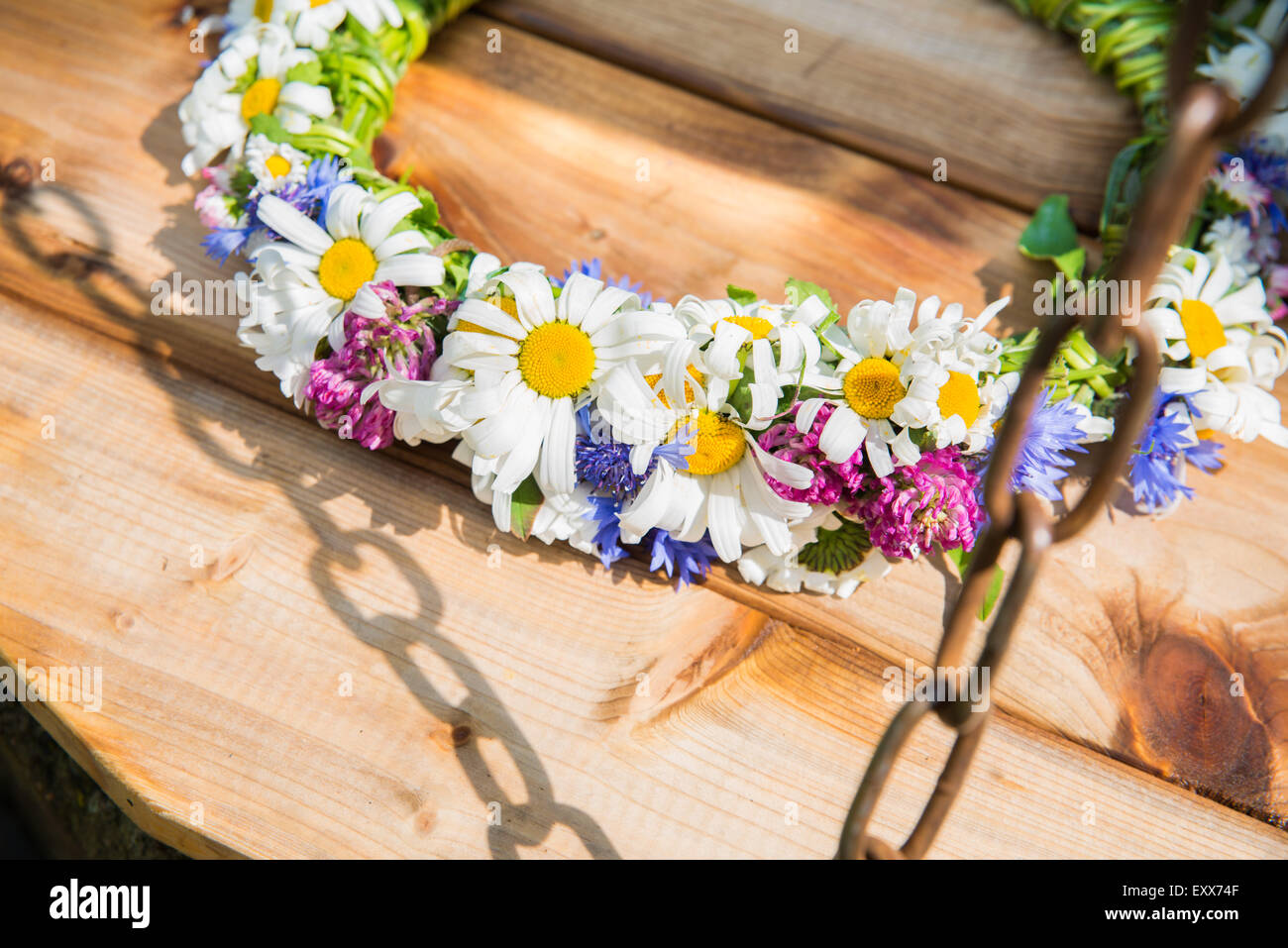 Ligo Midsummer celebration chain chamomile cornflowers coronal country ...
