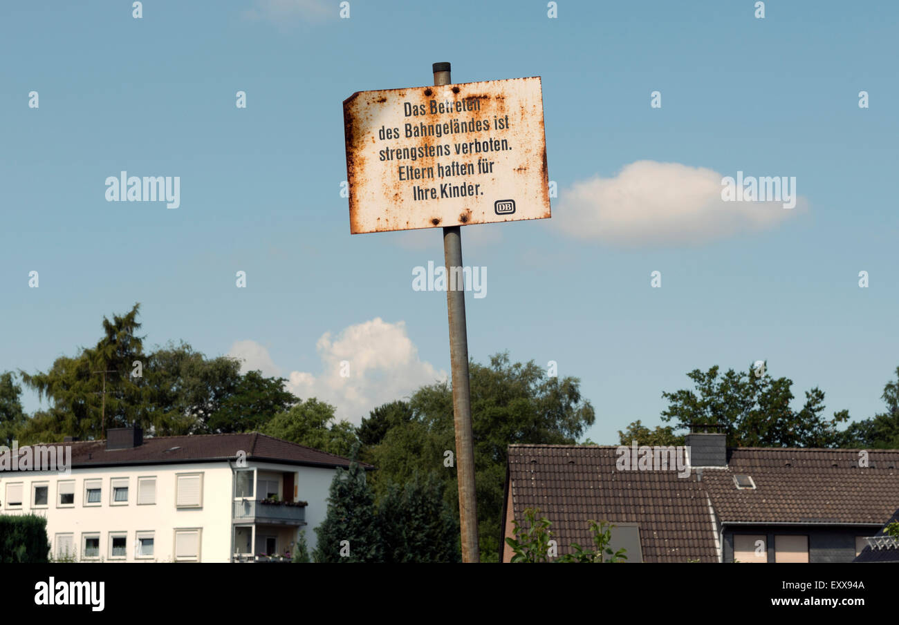 Keep off railway tracks hi-res stock photography and images - Alamy