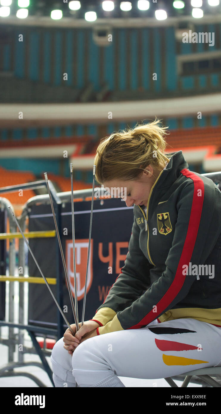 Moscow, Russia. 17th July, 2015. German fencer get ready to the women's ...