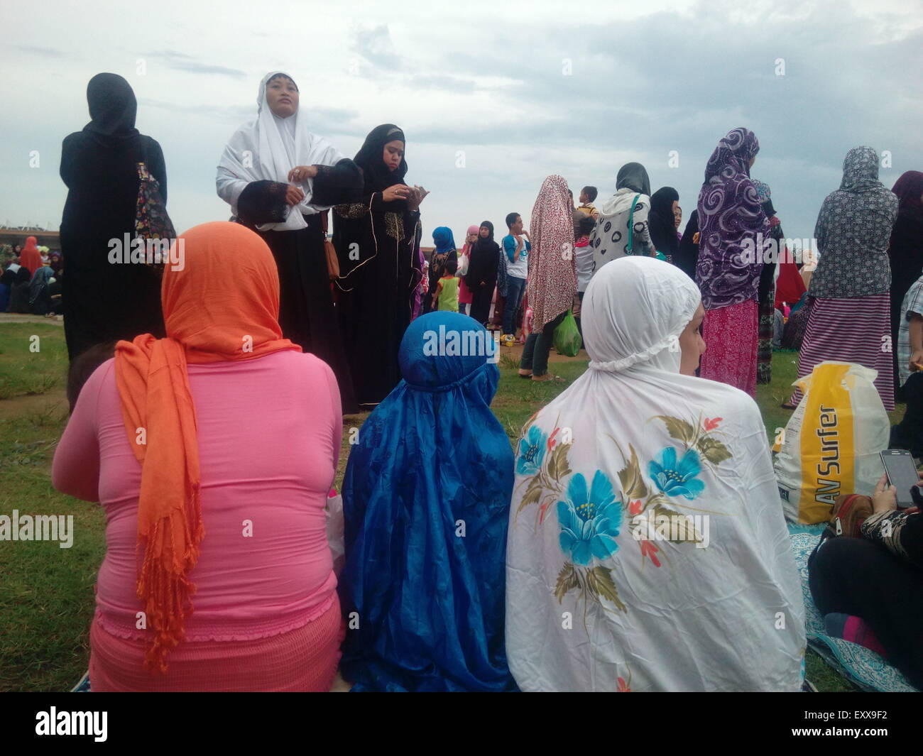 Manila, Philippines. 17th July, 2015. Thousands of Filipino Muslims ...
