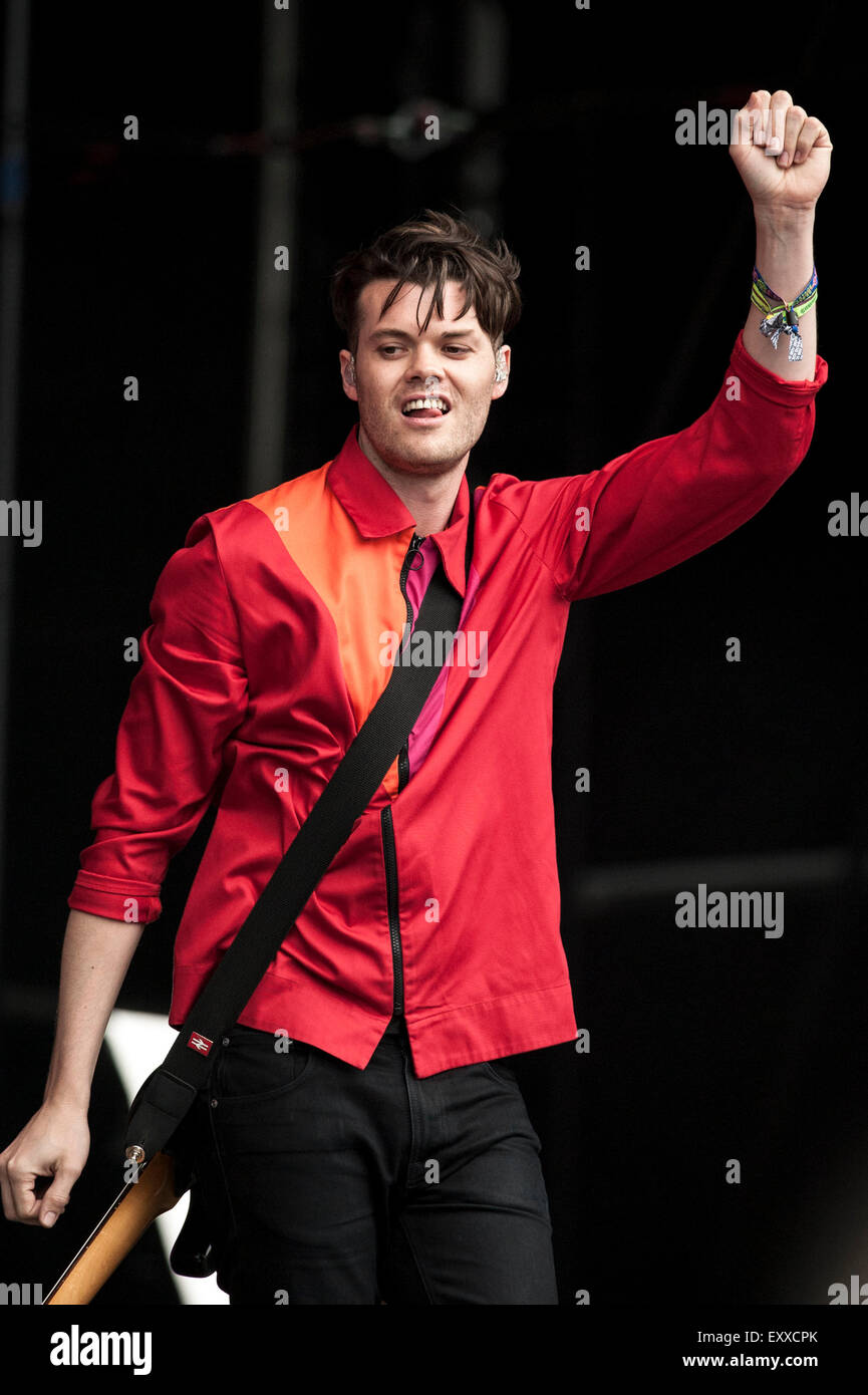 Everything Everything plays Glastonbury Festival at Worthy Farm on 26 ...