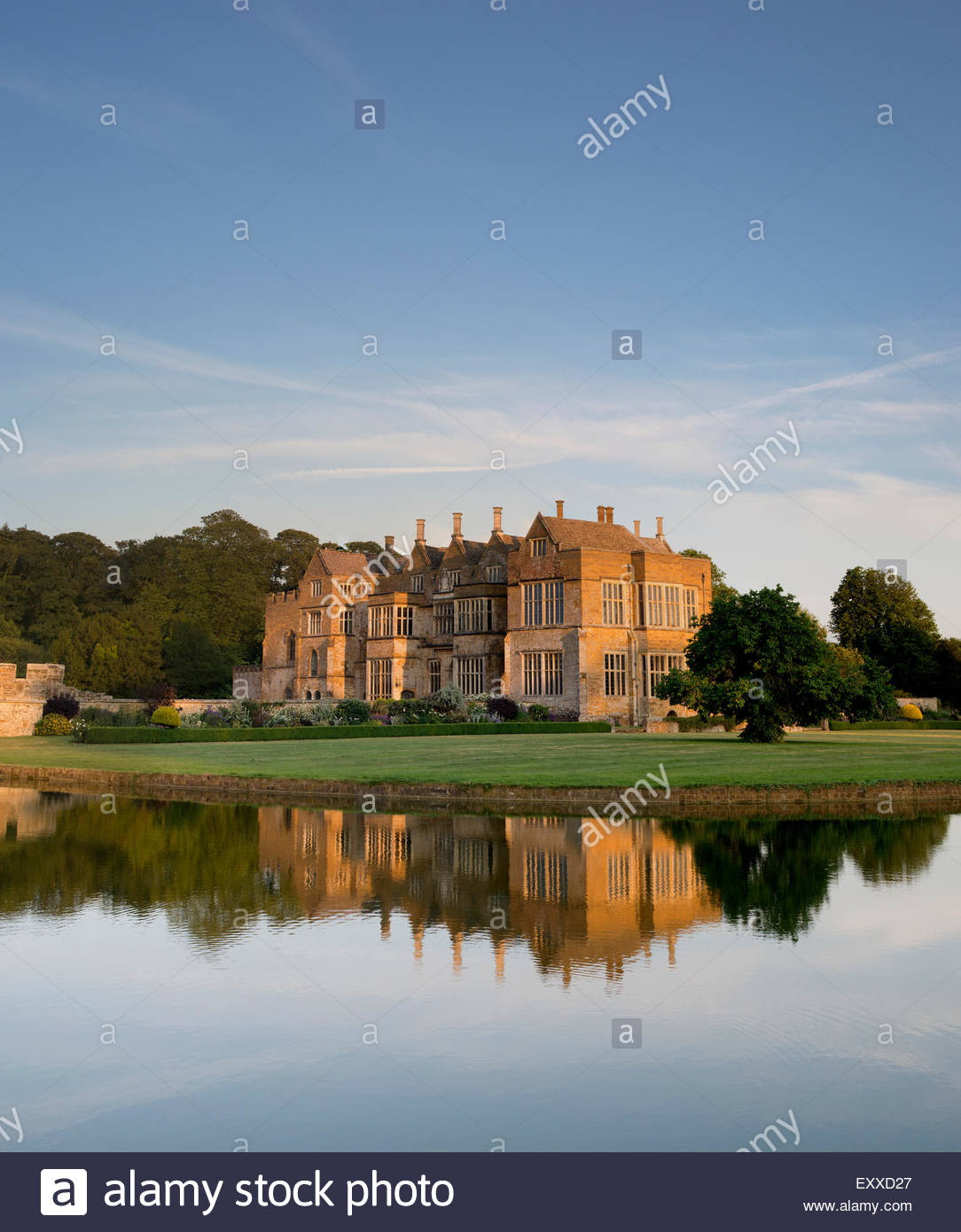 Broughton Oxfordshire Stock Photos & Broughton Oxfordshire Stock Images ...