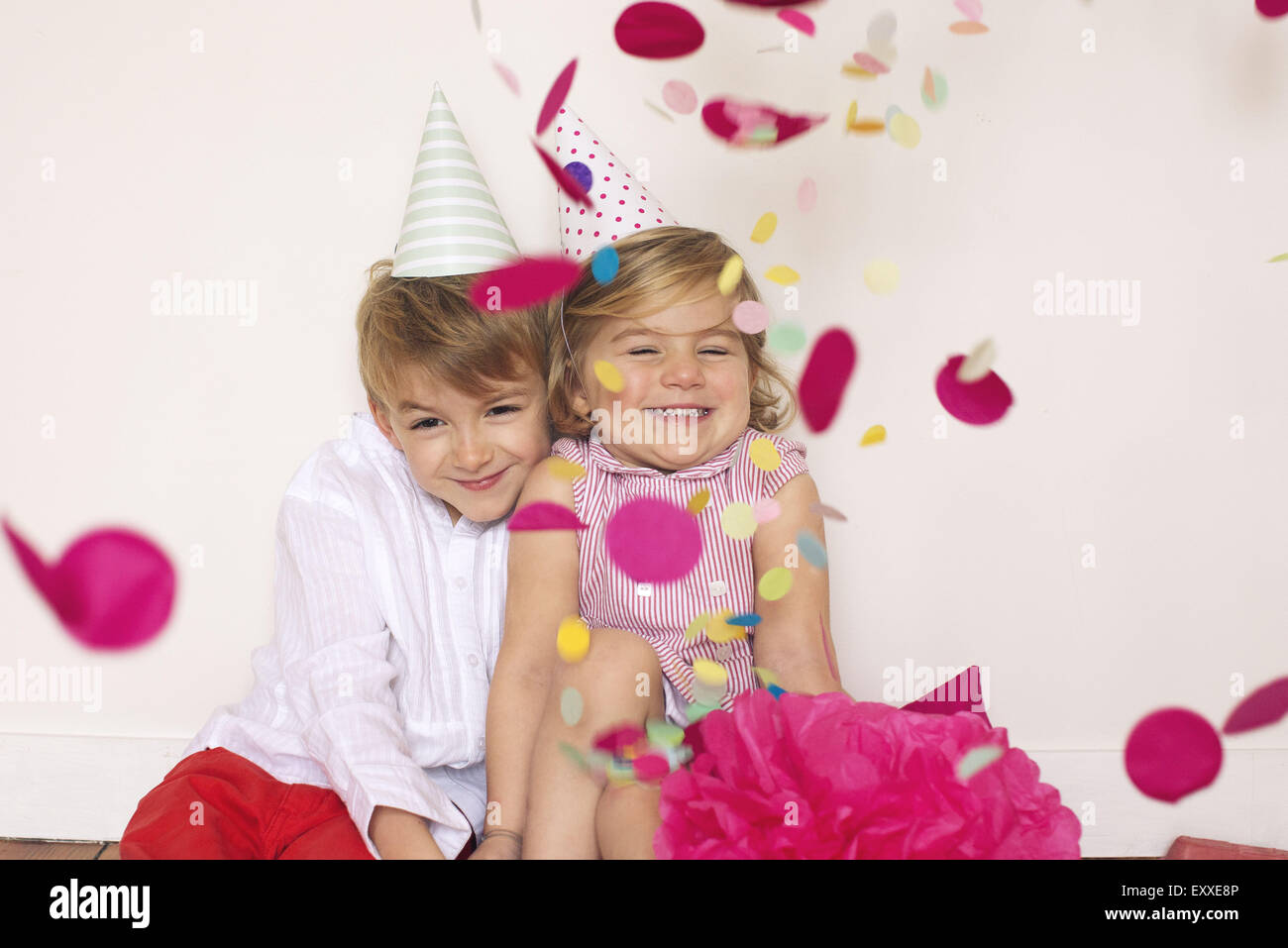 Children party indoors hi-res stock photography and images - Alamy