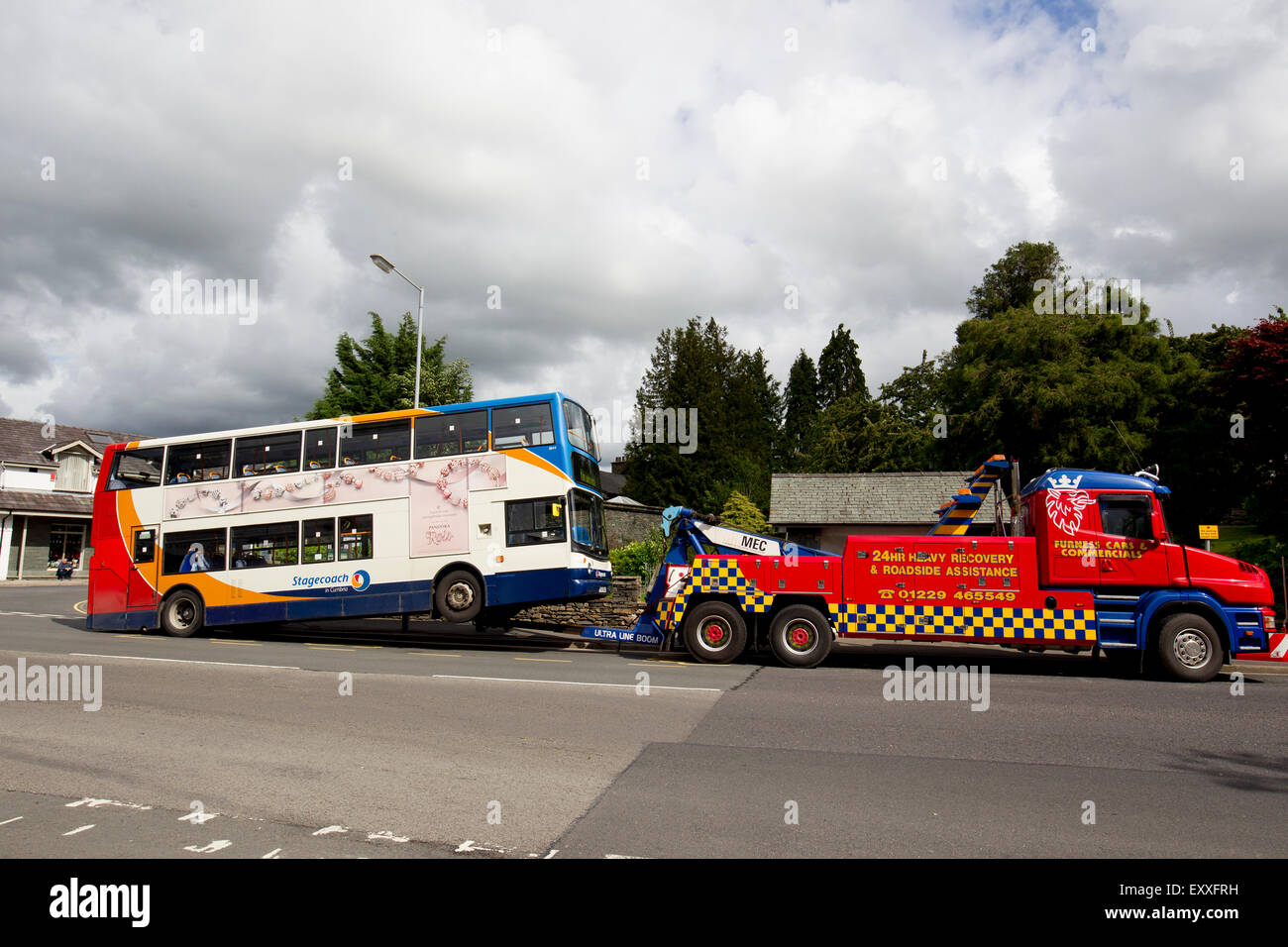 Bus roadside assistance hi-res stock photography and images - Alamy