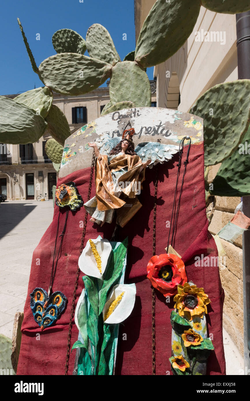 Art papier mache lecce hi-res stock photography and images - Alamy