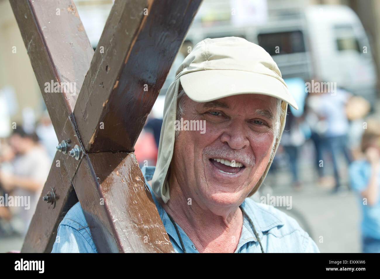 Arthur blessitt hi-res stock photography and images - Alamy