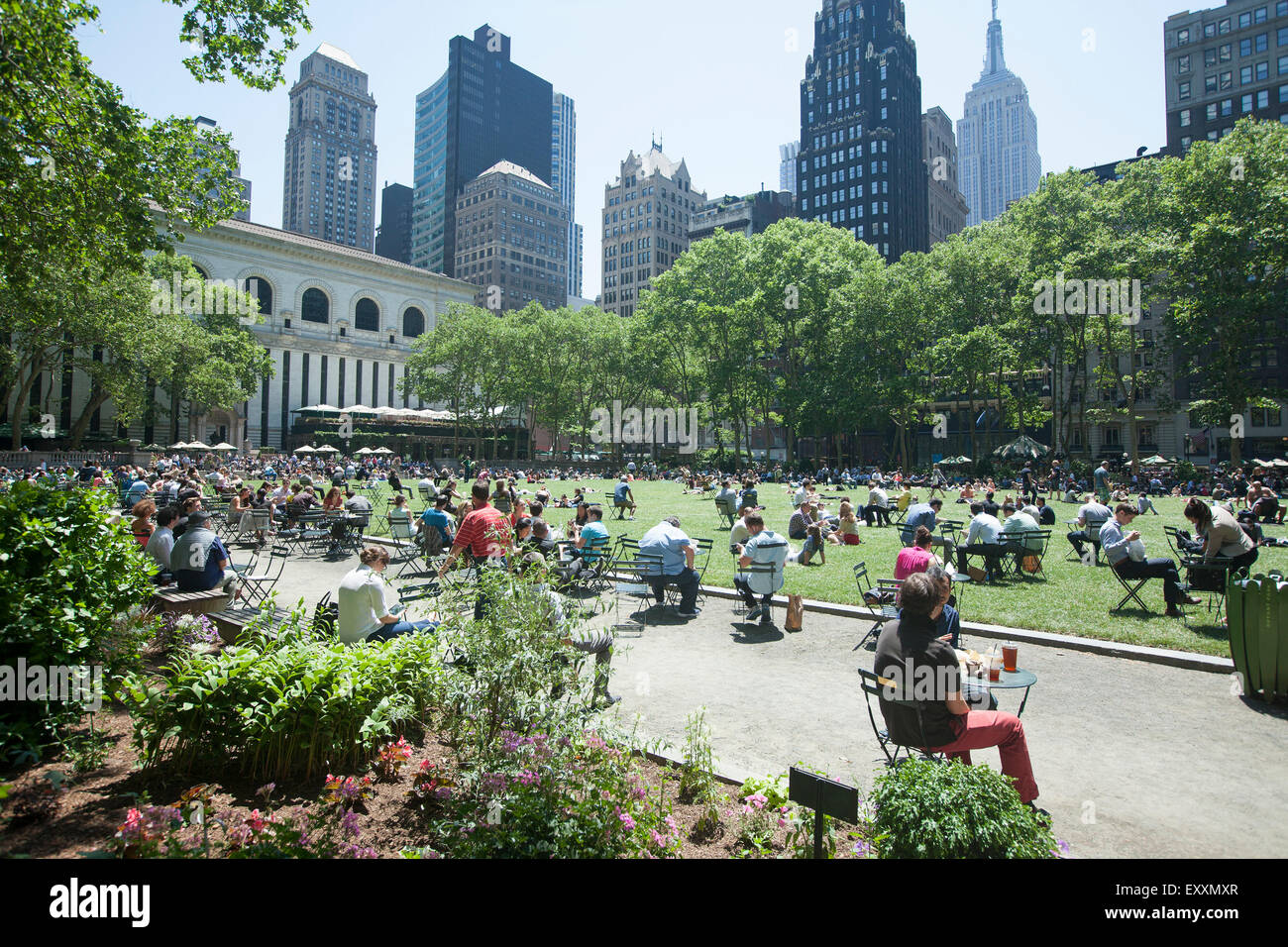 NEW YORK - May 29, 2015: Bryant Park is a 9.603-acre privately managed ...