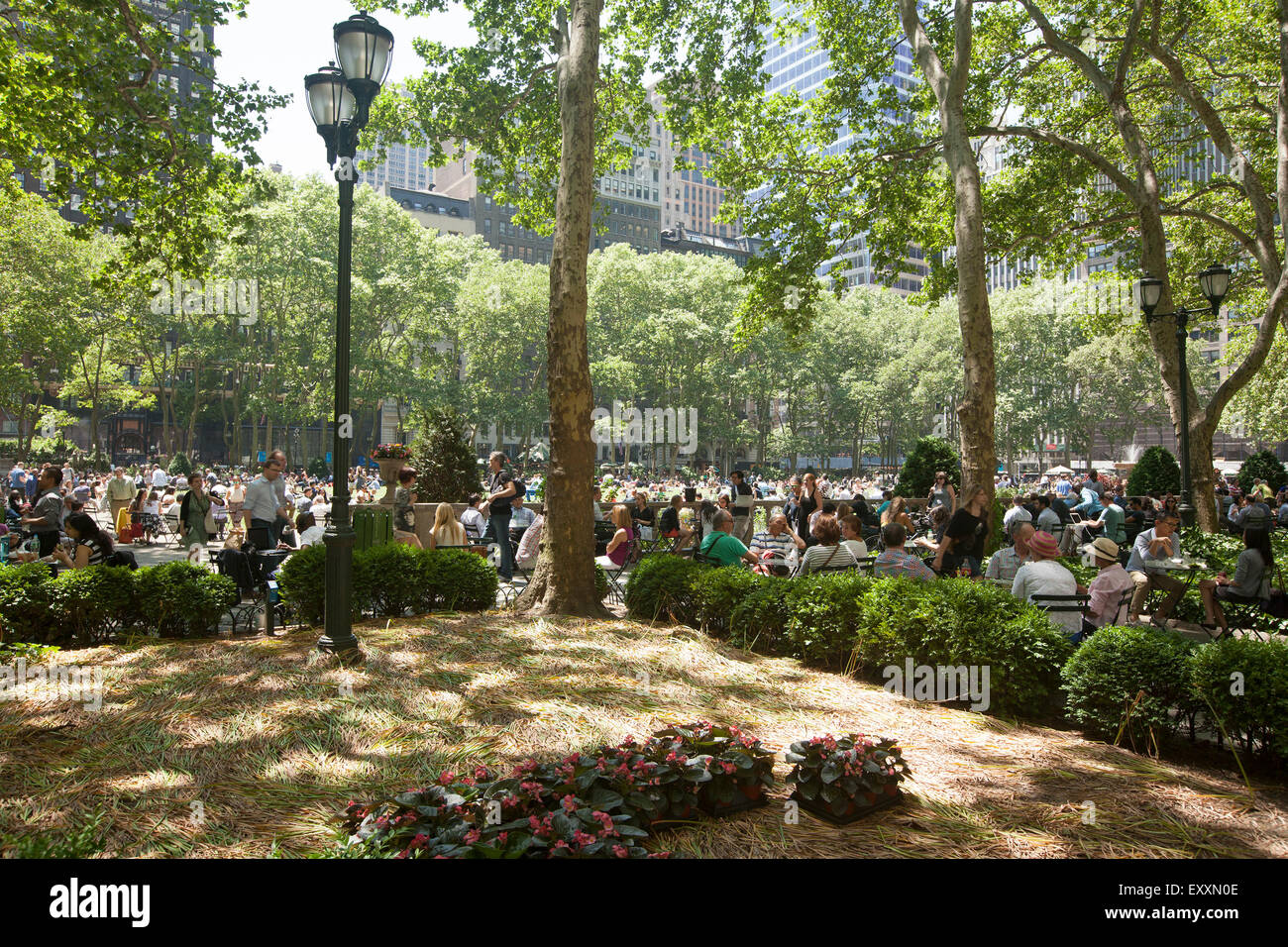 NEW YORK - May 29, 2015: Bryant Park is a 9.603-acre privately managed ...