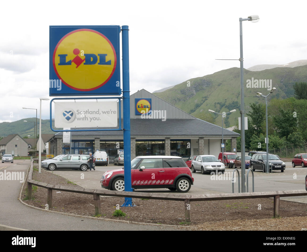 Lidl supermarket scotland hi-res stock photography and images - Alamy