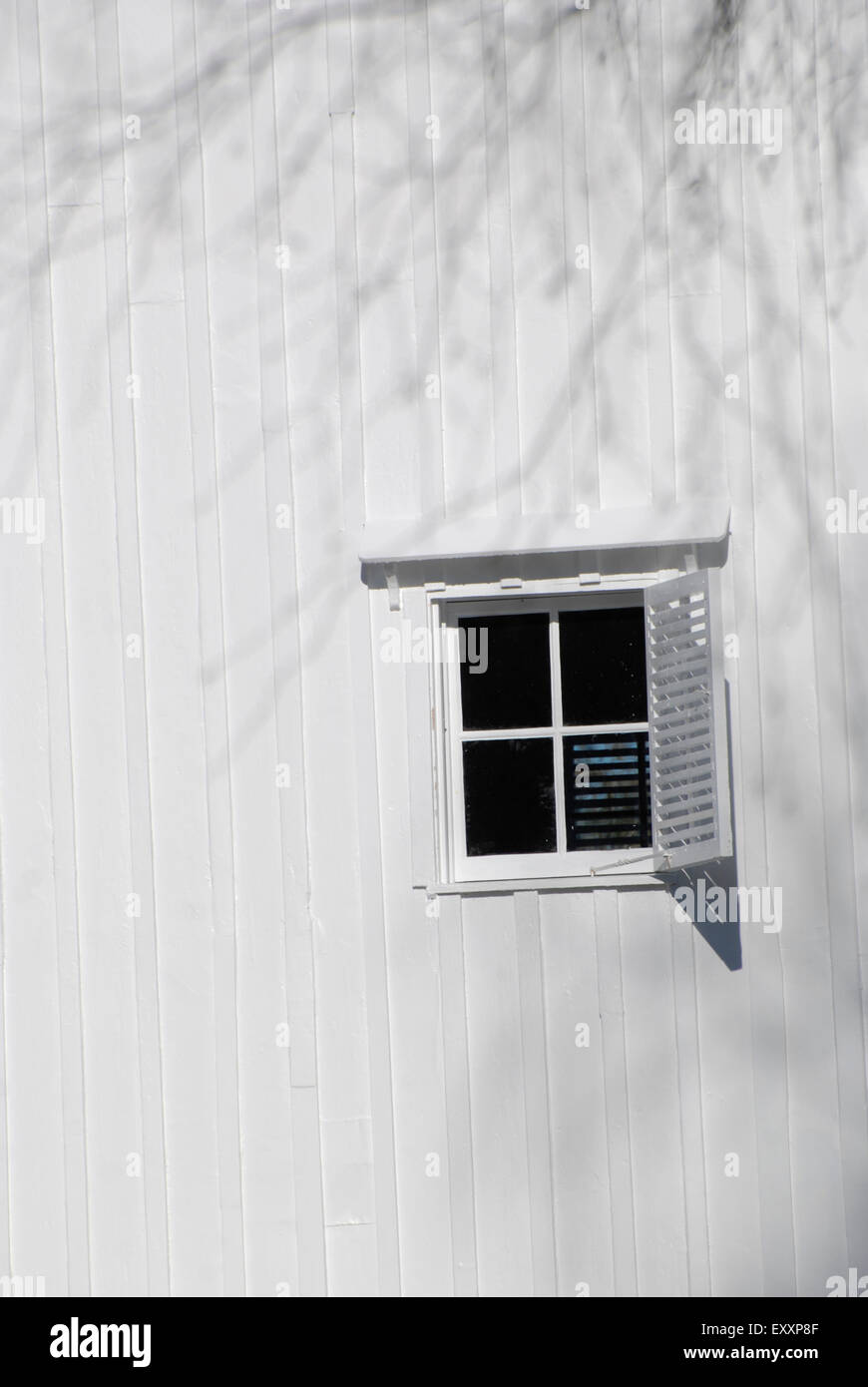 Black window hi-res stock photography and images - Alamy