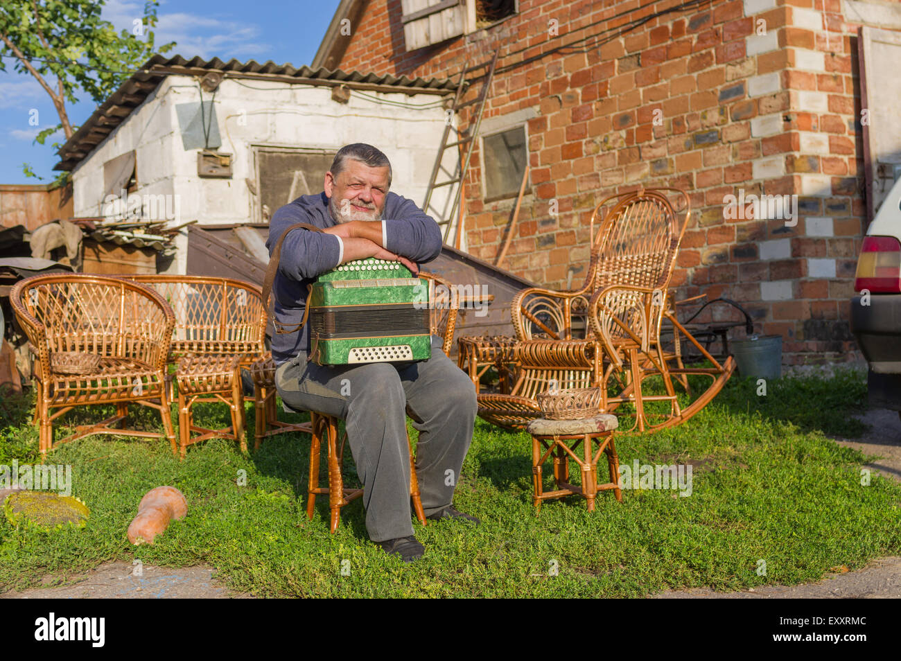 Fat man garden hi-res stock photography and images - Alamy
