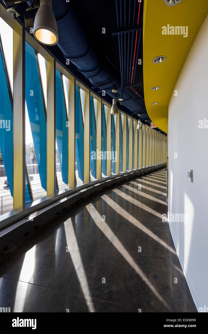 University campus corridor hi-res stock photography and images - Alamy