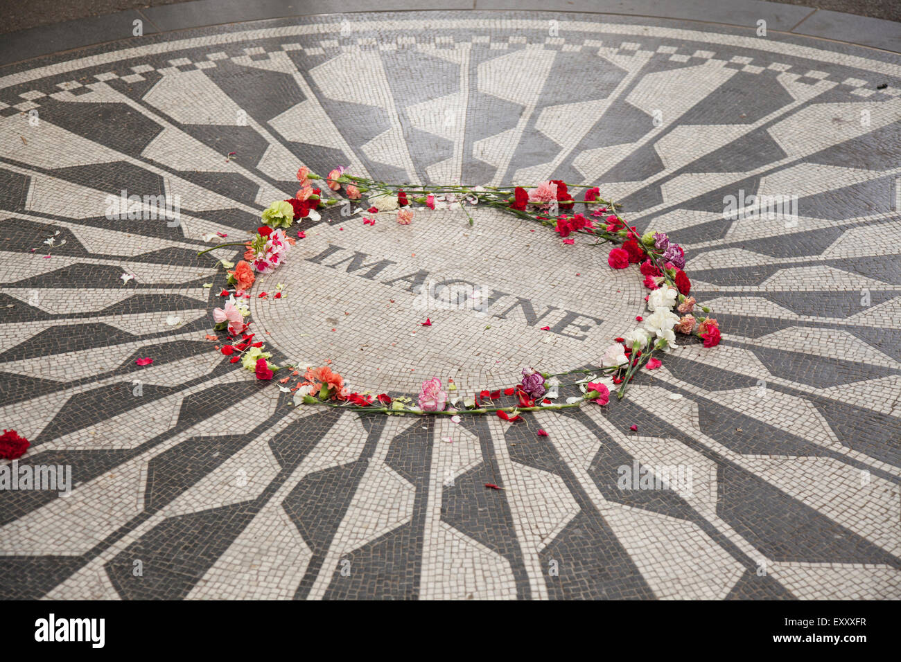 Strawberry fields central park hi-res stock photography and images - Alamy