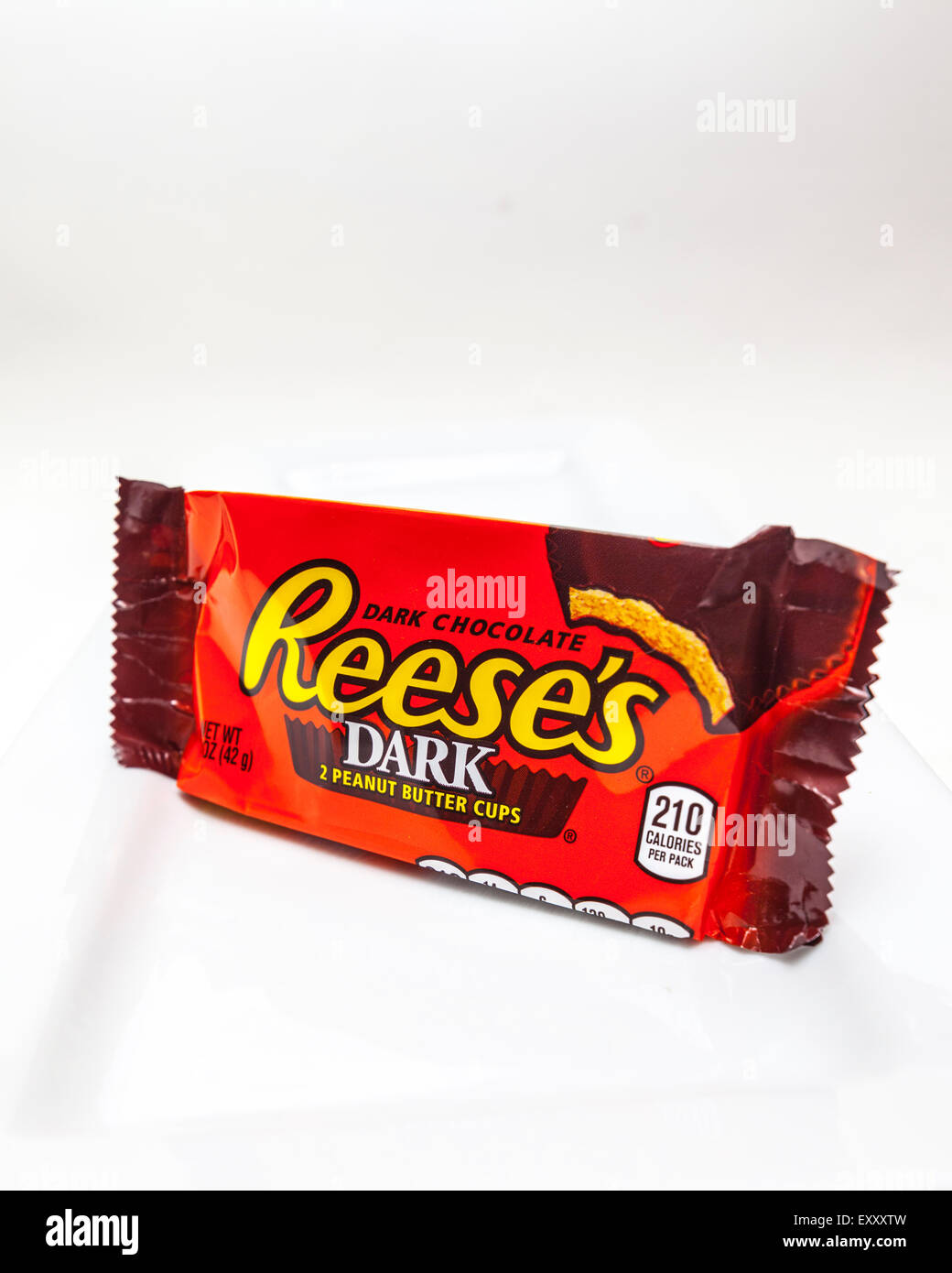 Reeses peanut butter cups hi-res stock photography and images - Alamy