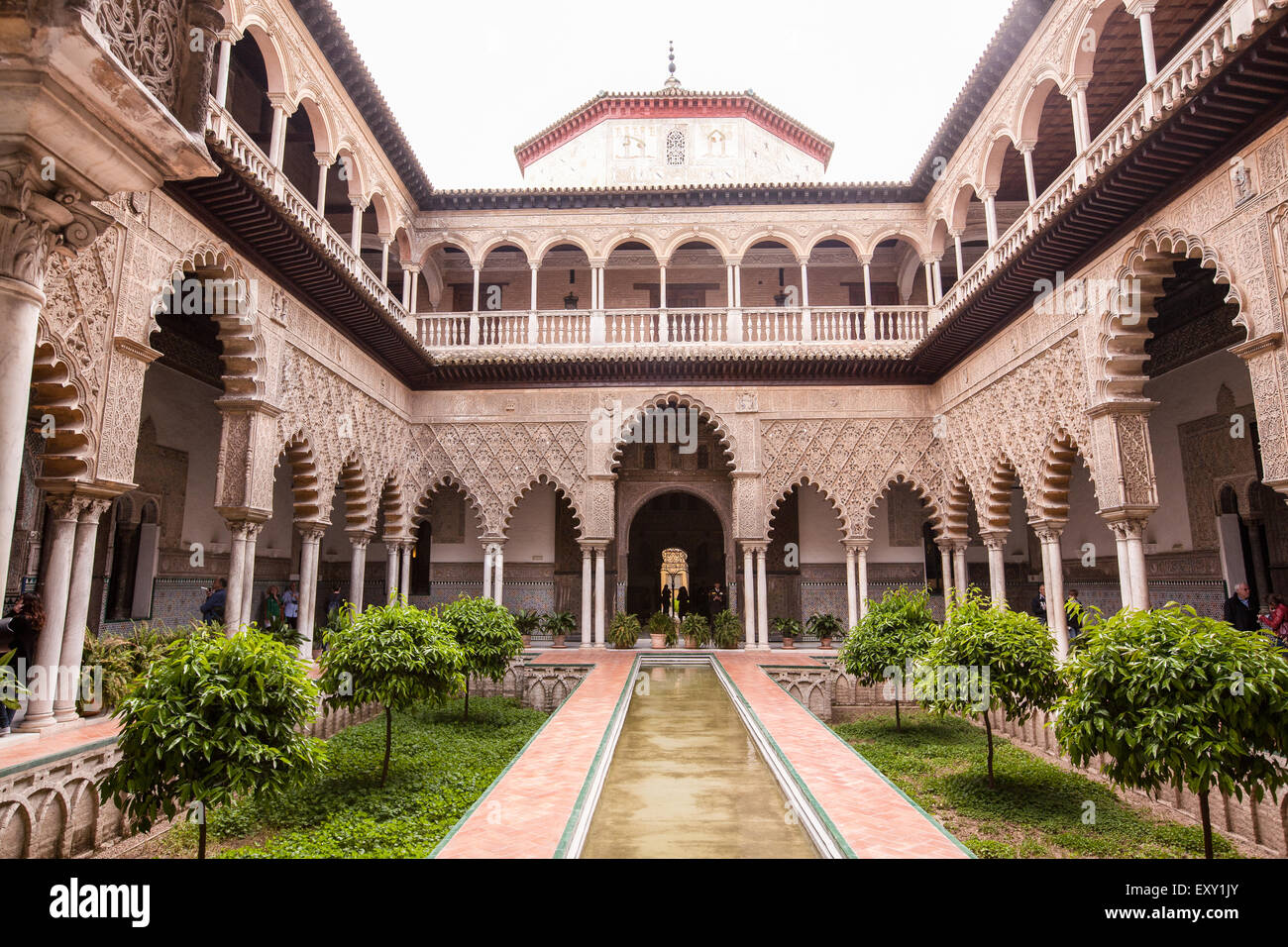 Islamic style courtyard garden tiles hi-res stock photography and ...