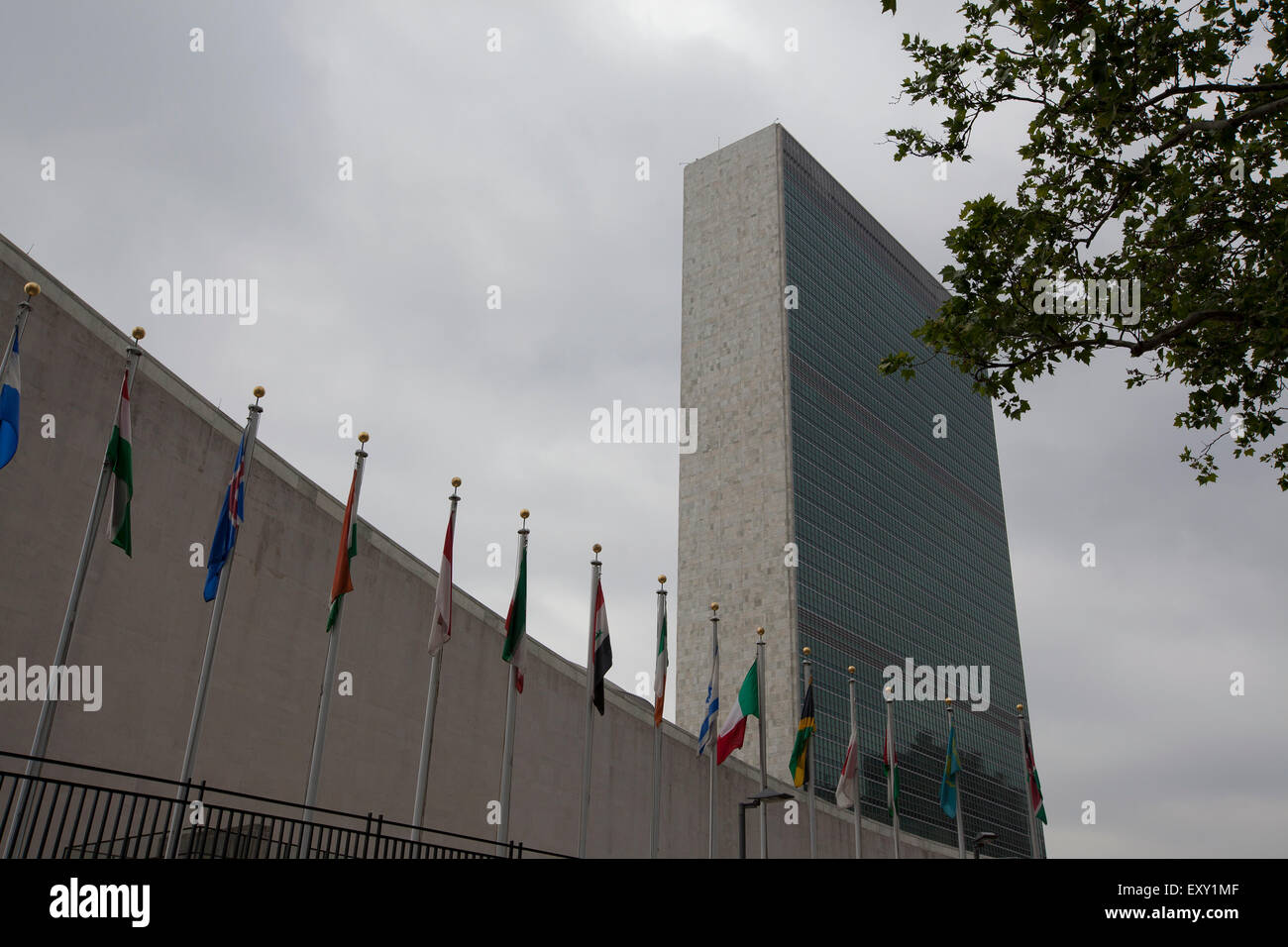 United Nations Building And Flags Stock Photos & United Nations ...