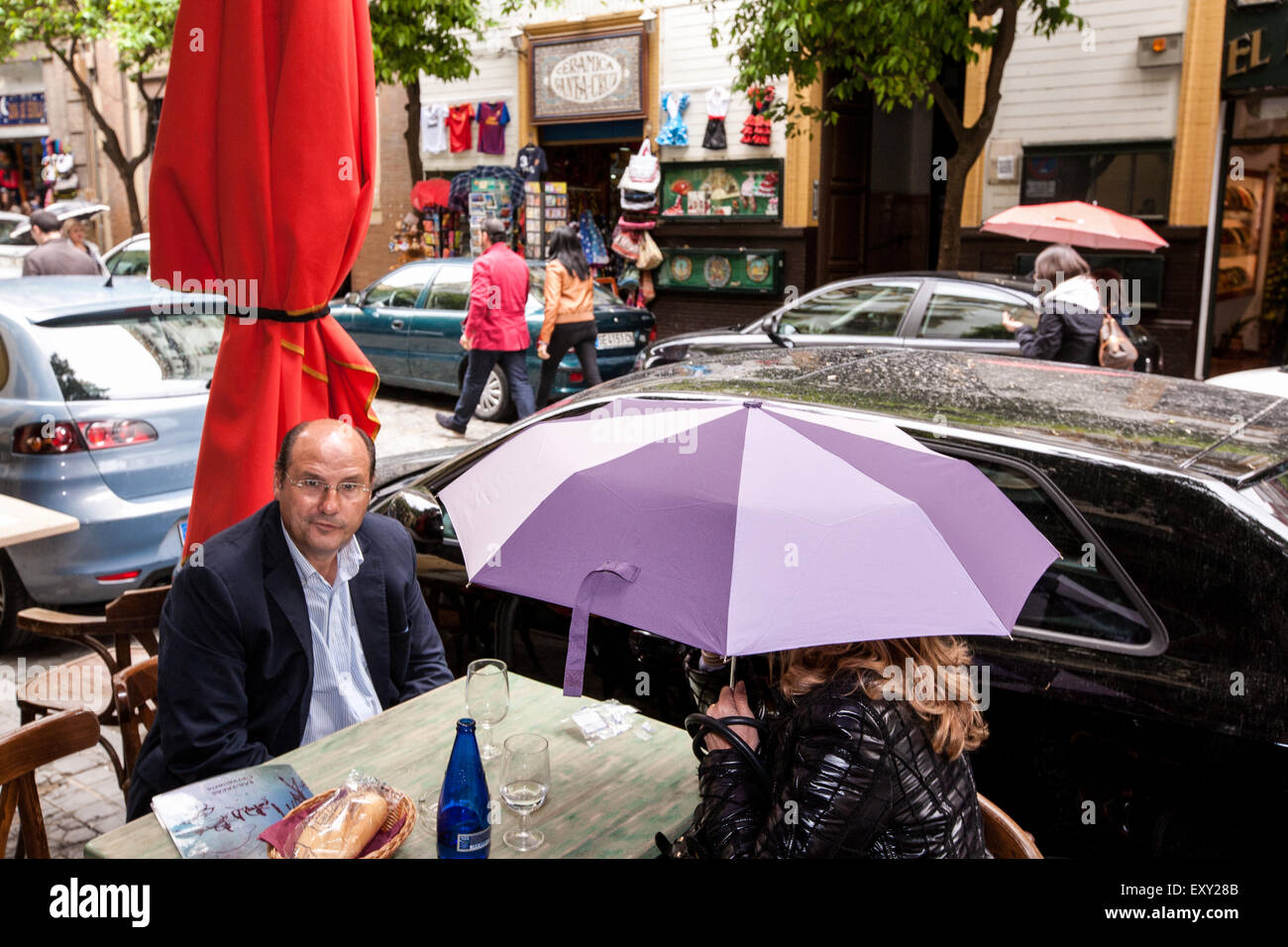 Cafe sitting outside rain hi-res stock photography and images - Alamy