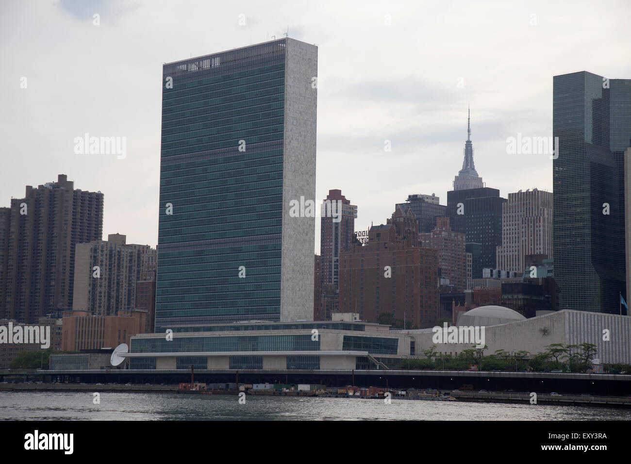 United nations headquarters building hi-res stock photography and ...
