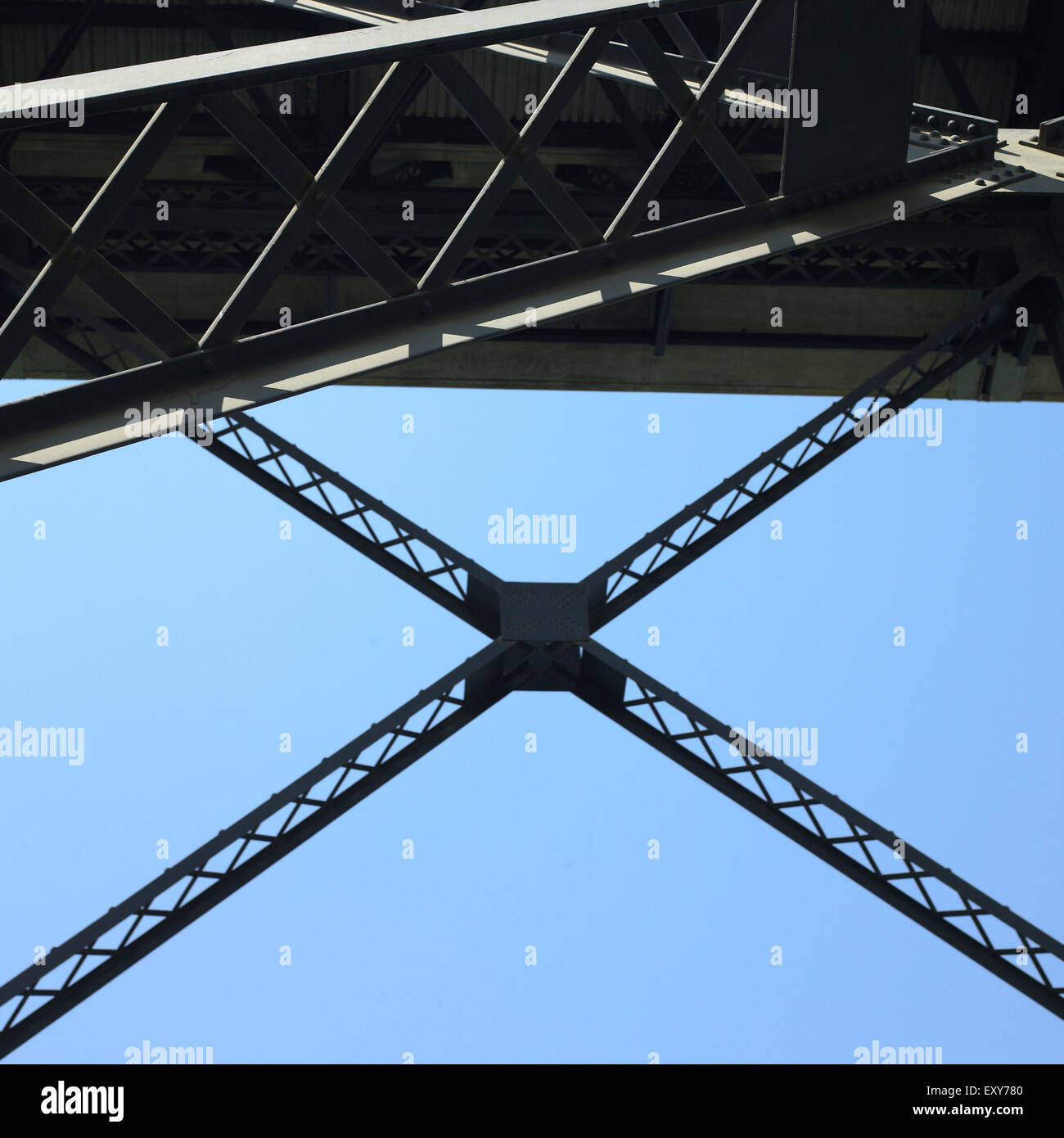 Heavy diagonal lines hi-res stock photography and images - Alamy