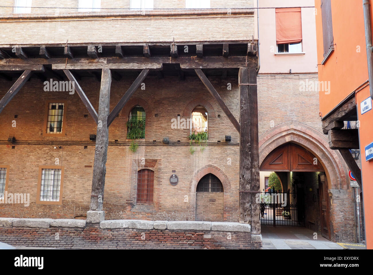 Portico bologna hi-res stock photography and images - Alamy