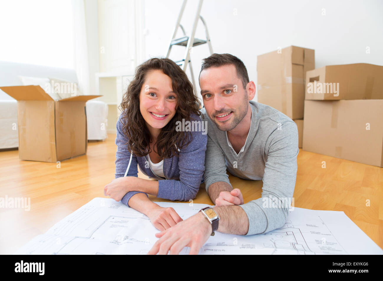 Engagement couple plan hi-res stock photography and images - Alamy