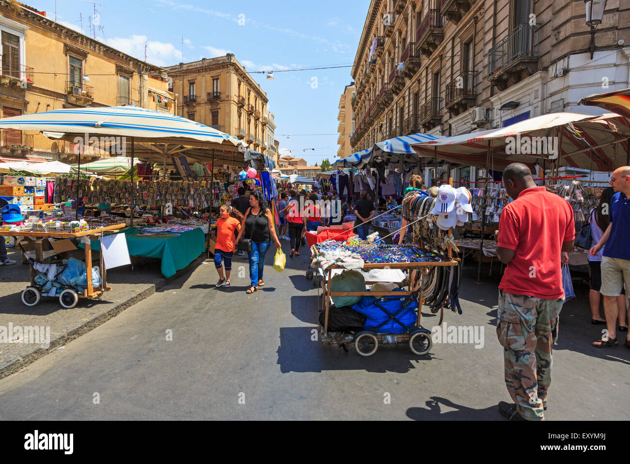 Sicilian street market hi-res stock photography and images - Alamy