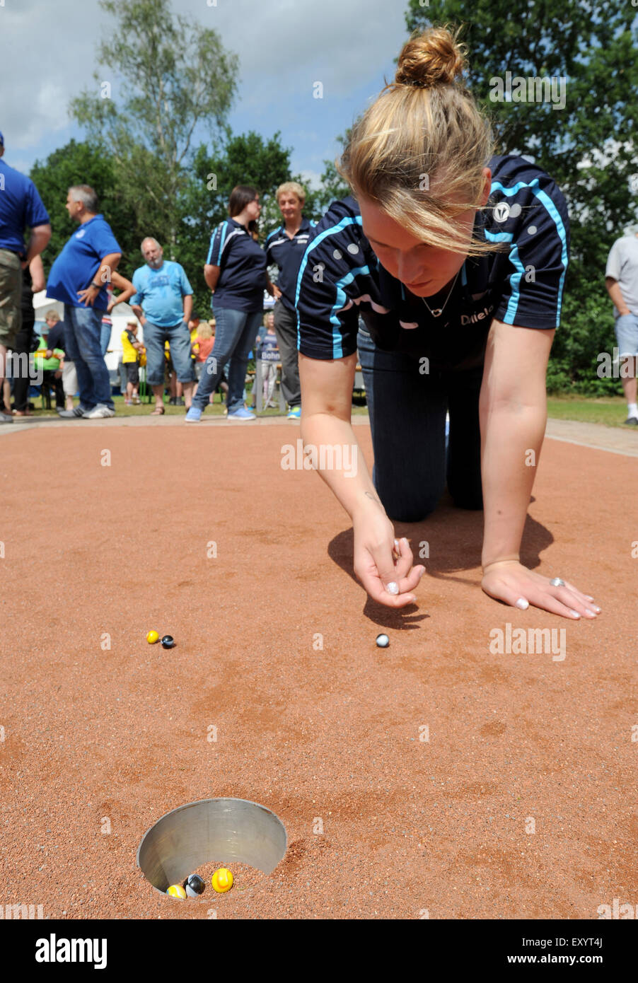 Marbles players hi-res stock photography and images - Alamy