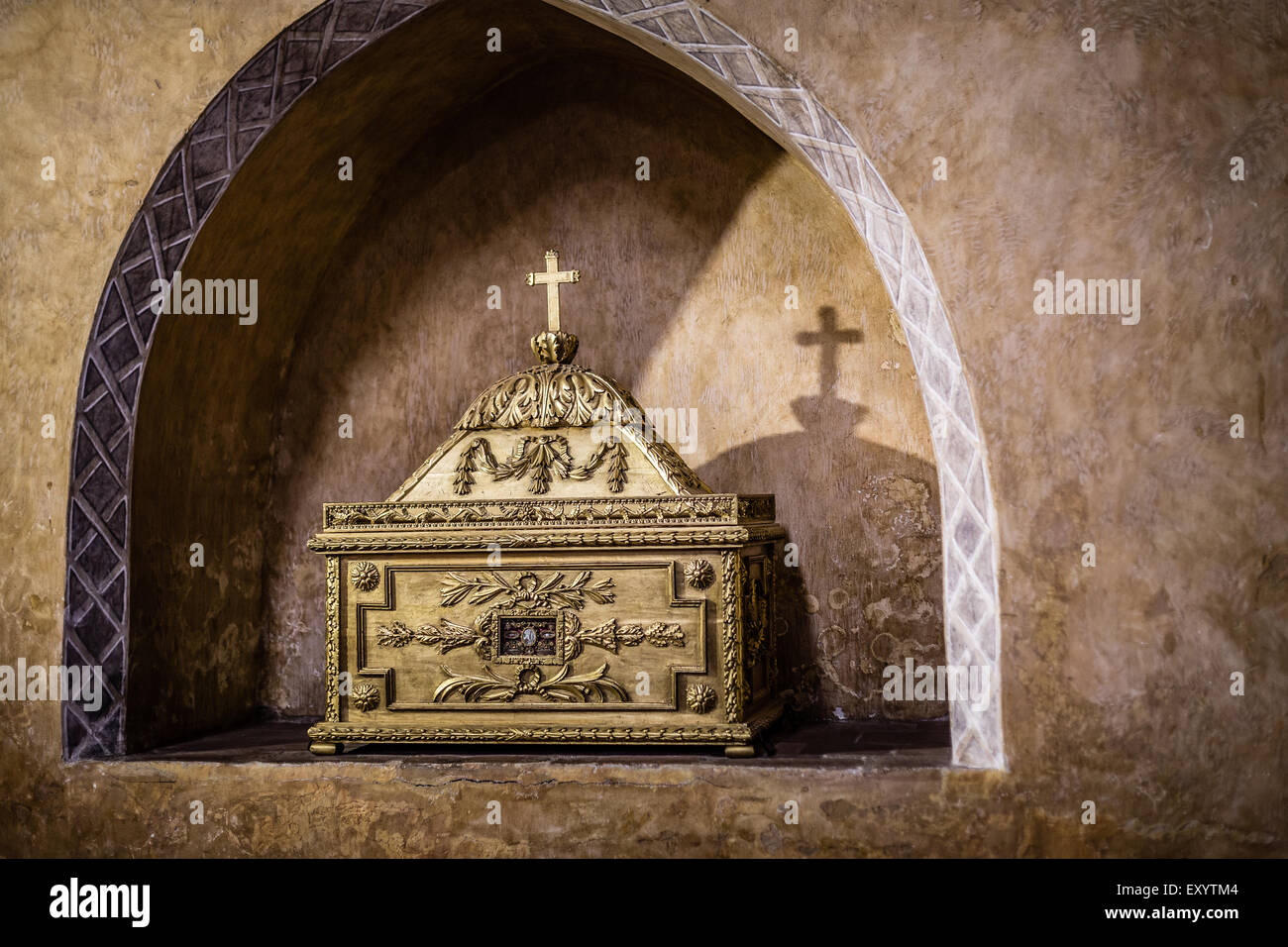 St cyprien church hi-res stock photography and images - Alamy