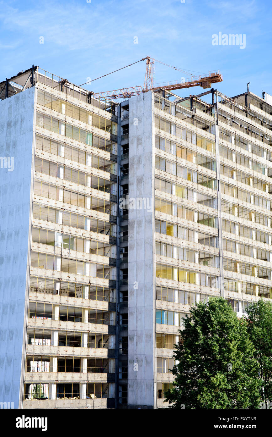 Demolition office building collapse hi-res stock photography and images ...