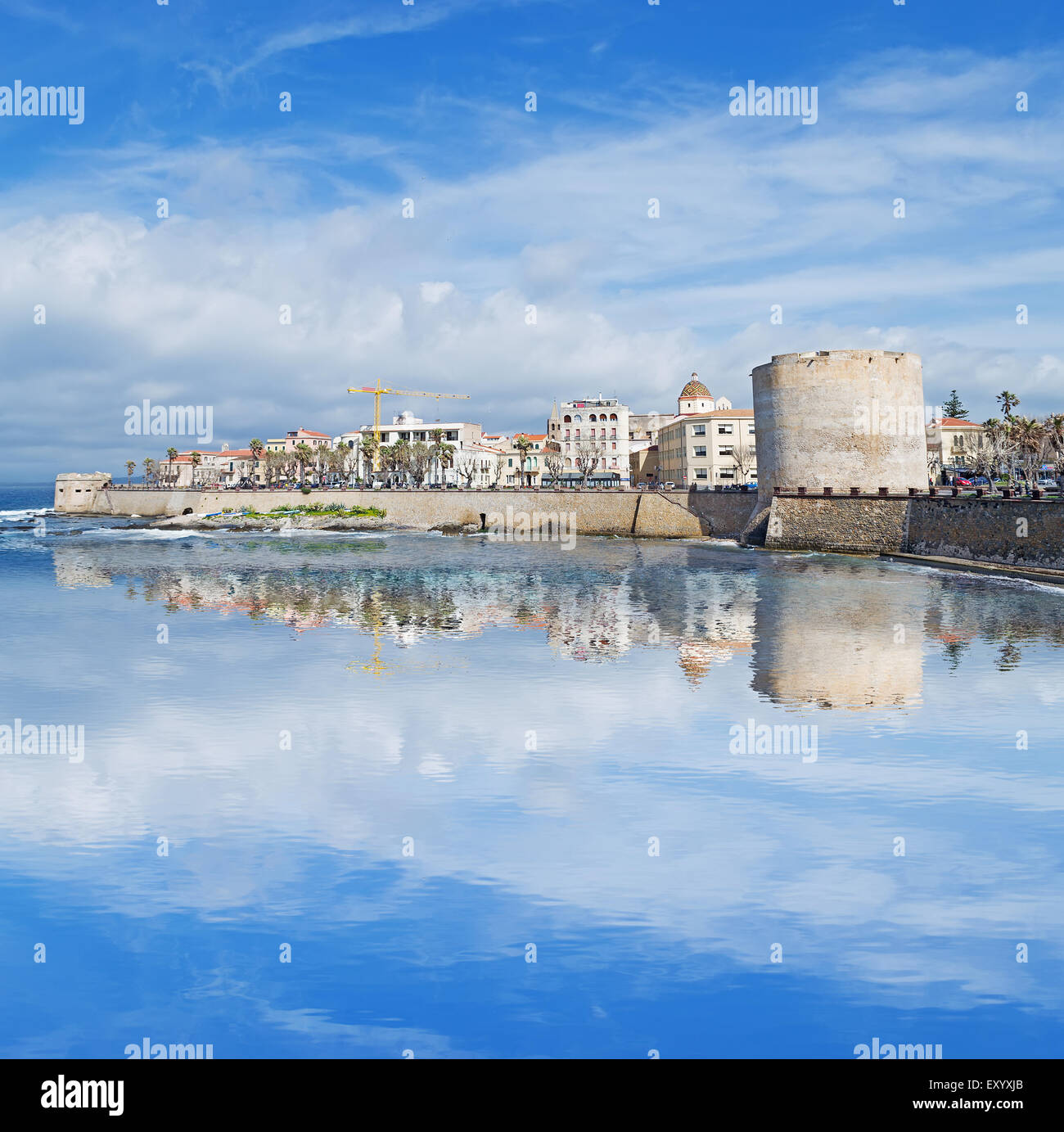 Symmetrical promenade hi-res stock photography and images - Alamy