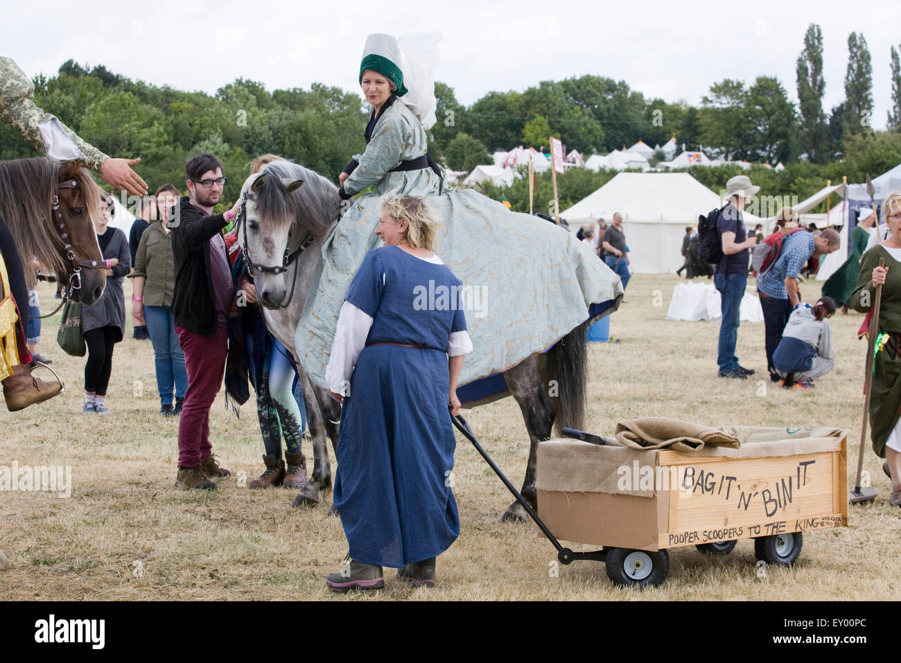 Medieval horse cart hi-res stock photography and images - Alamy