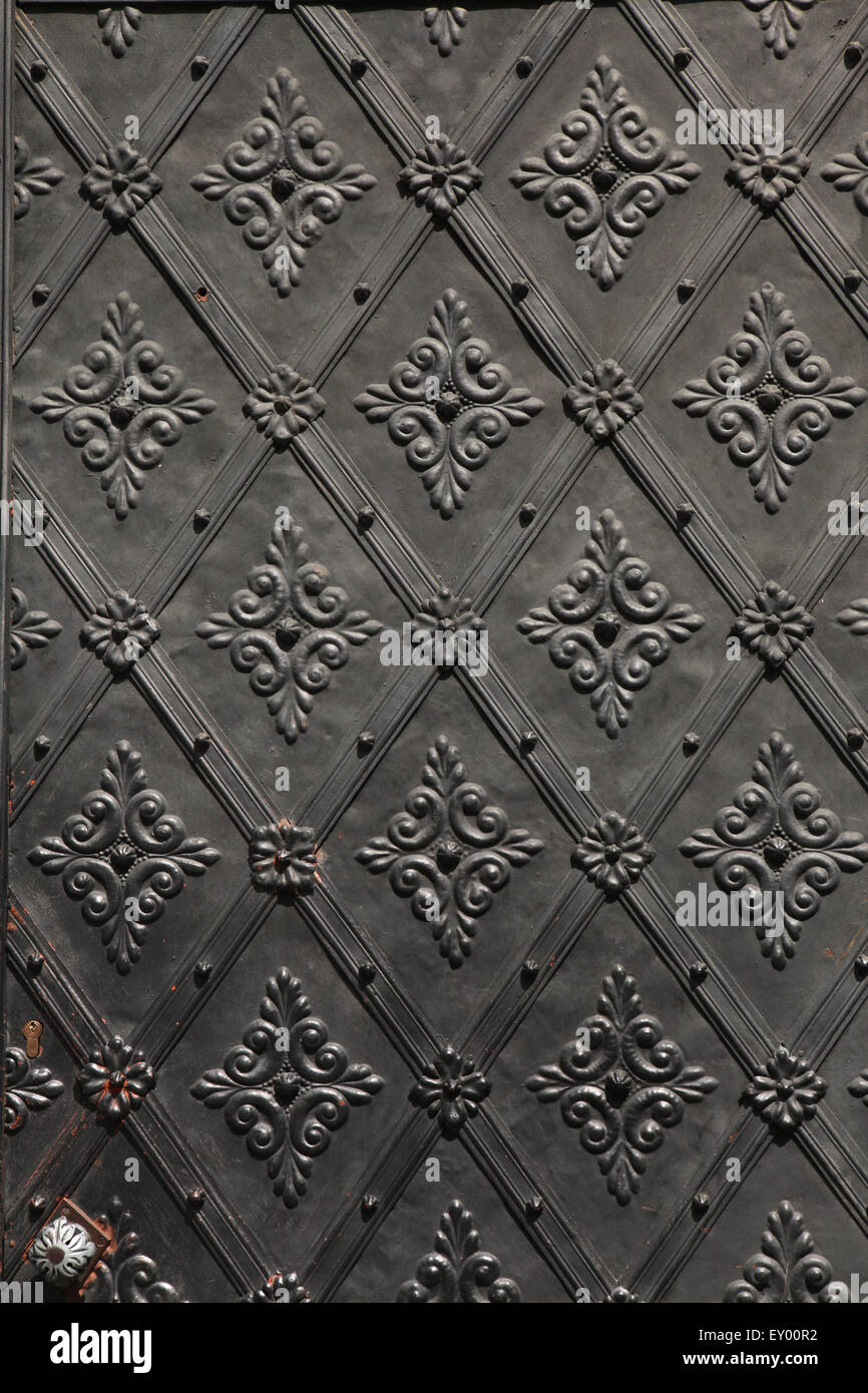 Old metal gate. Background texture Stock Photo - Alamy