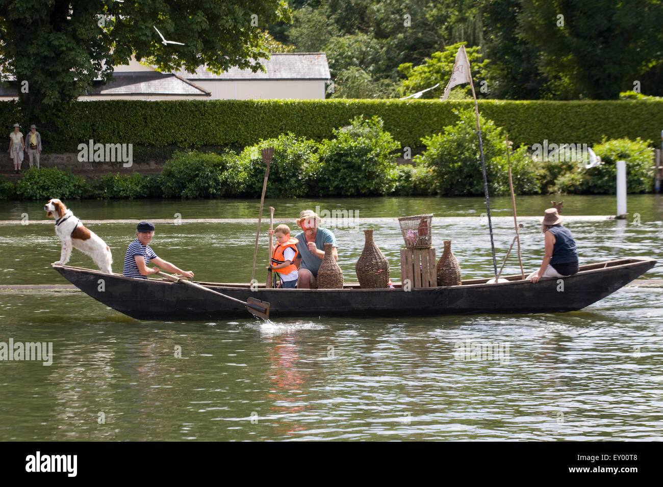 Traditional chinese fishing boat hi-res stock photography and images ... Traditional chinese fishing boat hi-res stock photography and images ...