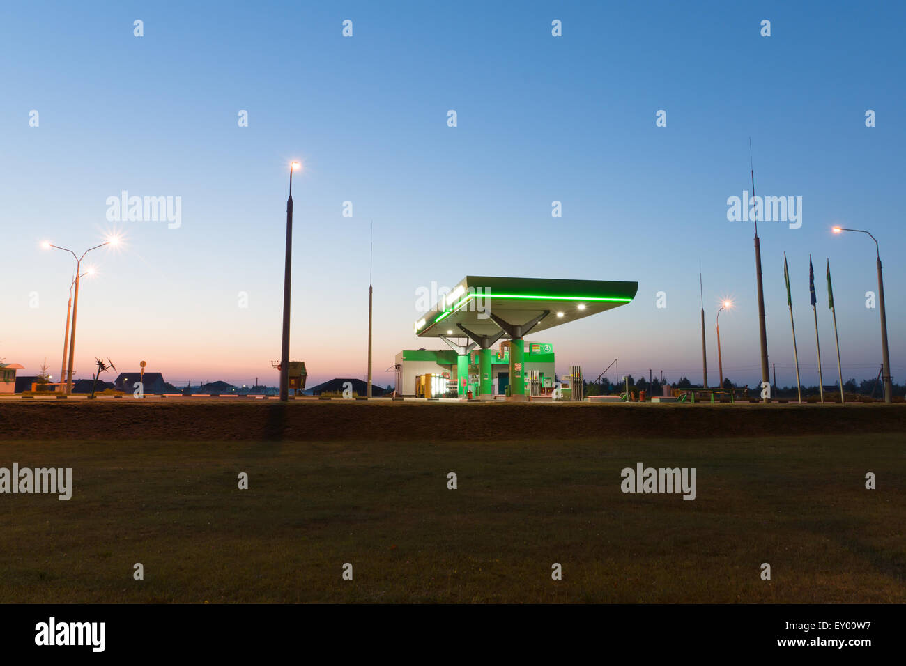 Gas station store night hi-res stock photography and images - Alamy