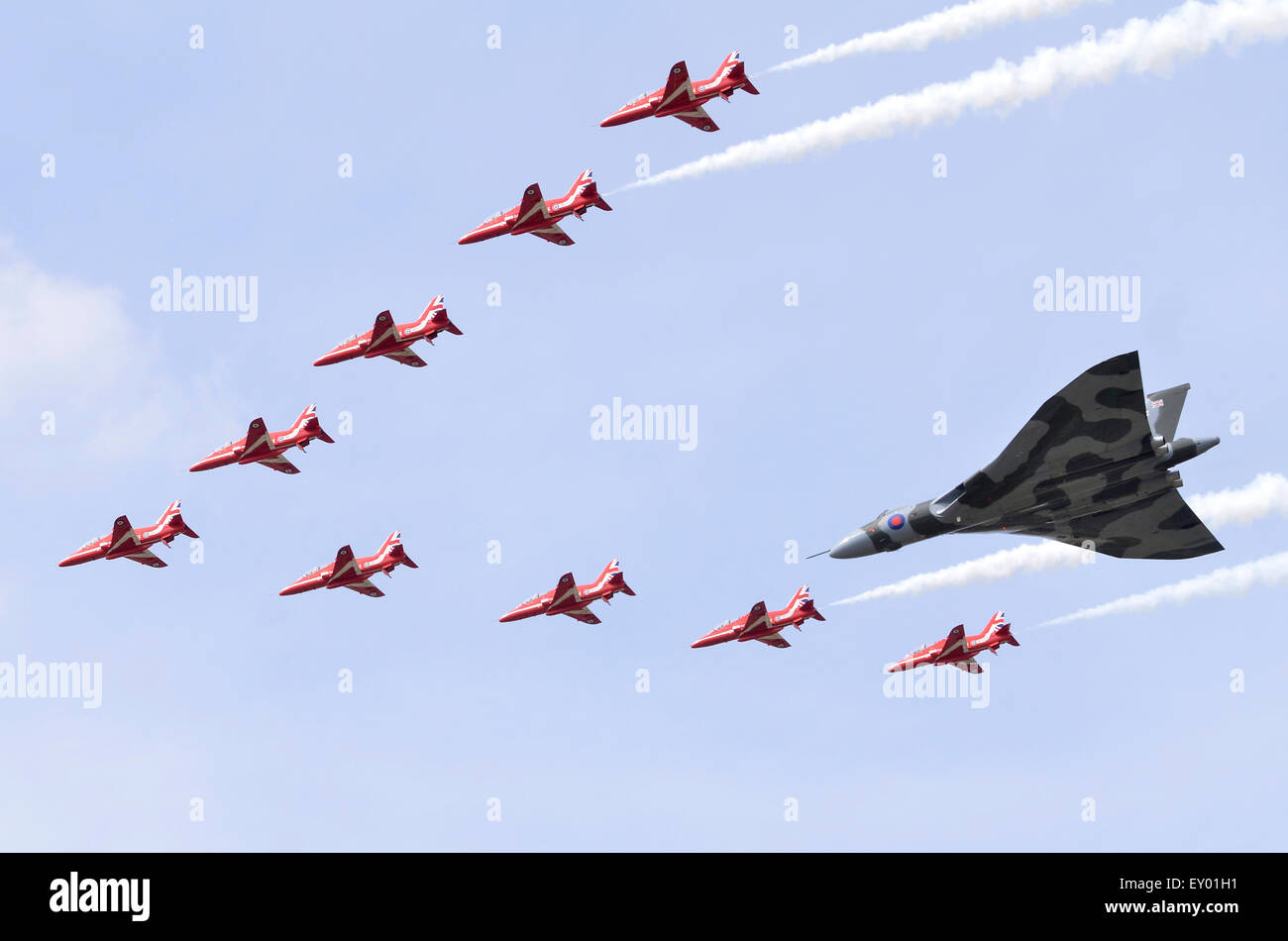 Vulcan with red arrows hi-res stock photography and images - Alamy